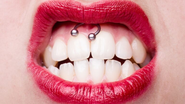 Piercing smiley. Cuidados, recomendaciones y joyas